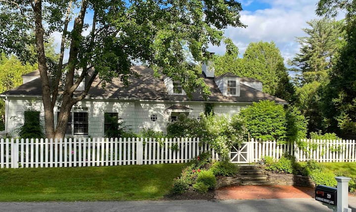English Style Carriage House Near Skidmore - Saratoga Springs, NY