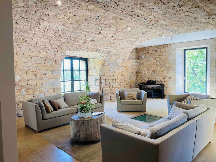 Magnifique éCurie Du Xviiie - Martel