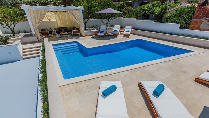 Lujoso Apartamento Irena Ii. Cerca De Trogir Y Playa Eos-croacia - Trogir