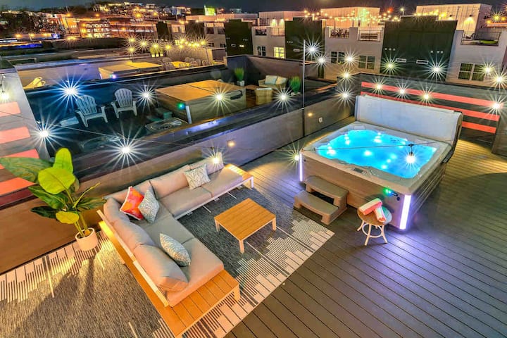 New Lux Home 14 Beds Hot Tub & Game Room! - Nashville, TN