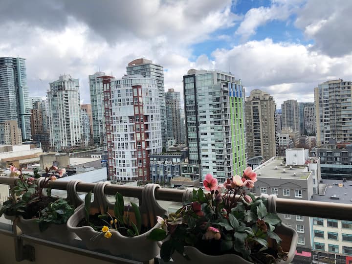 Unique Sub Penth. Dt Van, Parking, Stunning Views! - Vancouver