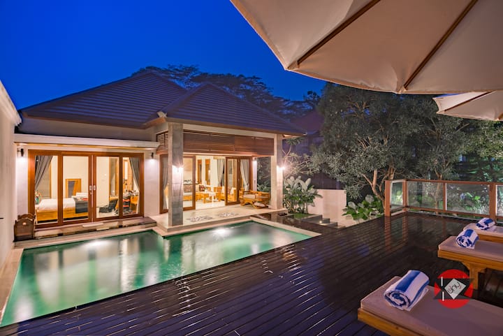 Serene Tropical Escape: Private Pool Villa - Bali