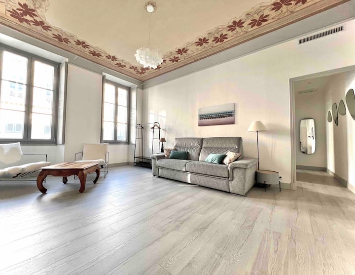 Exclusive Location:  Seafront, Beach & Old Town - Nizza