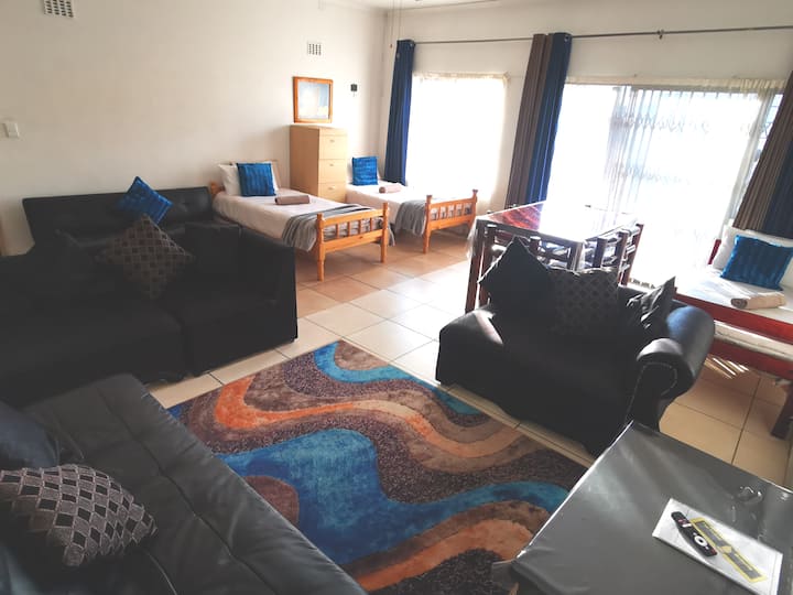 The Yellow Butterfly
Premium Selfcatering Sleep 6 - Meyerton