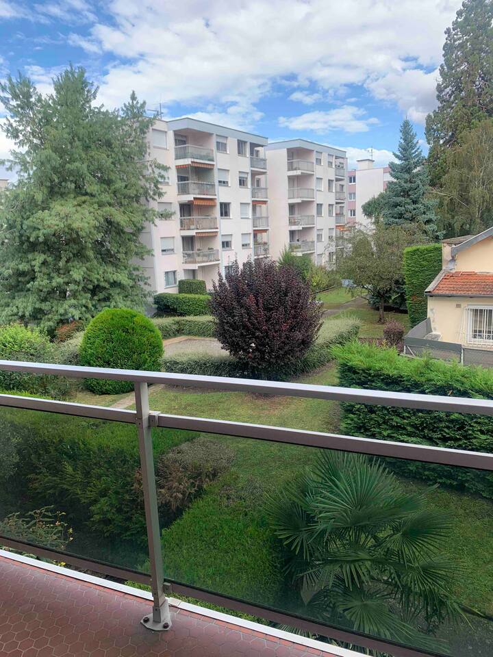 T2 Avec Balcon & Parking En Centre-ville - Aydat