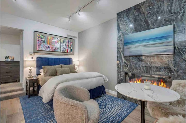 Aspen’s Best Located Luxury Studio - Aspen, CO