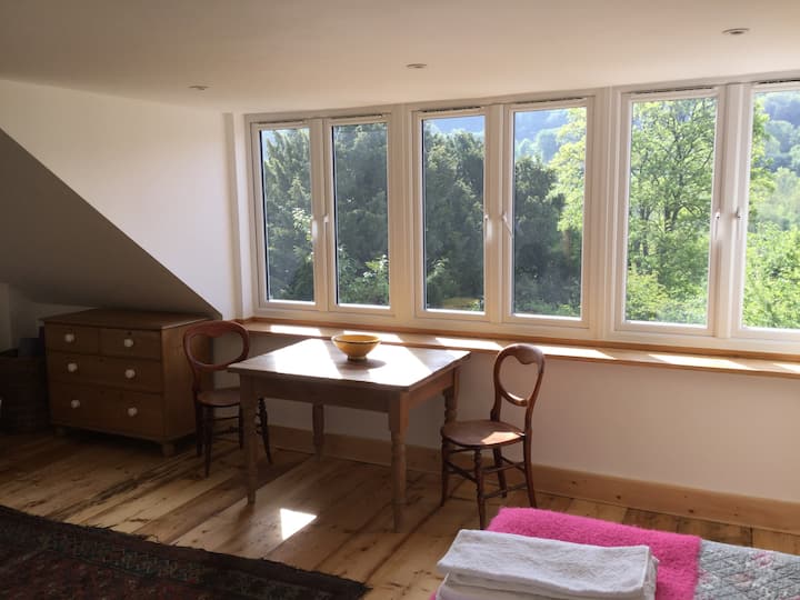 Slad Valley View, Loft Suite In A Cotswold Cottage - Stroud, UK