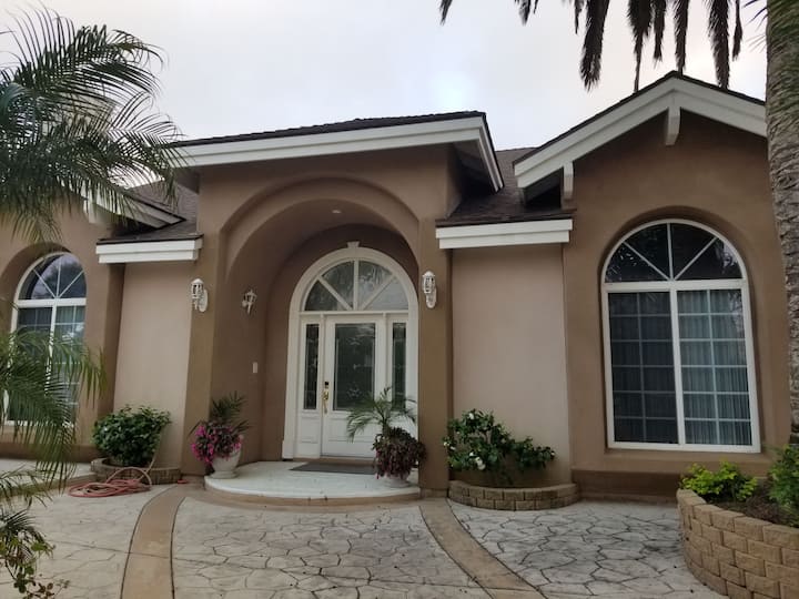 One Block From Tamarack State Beach - Carlsbad