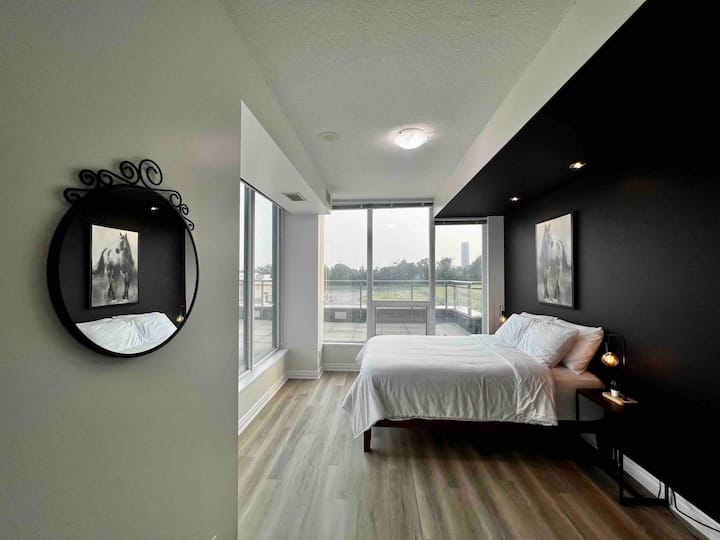 Condo In Heart Of Mississauga - Toronto