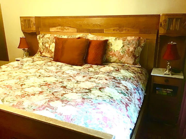 Qualicum Beach Relaxing "Rose Room" - Parksville