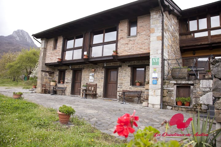 Casas Rurales "La Quintana De Antón " - Lena