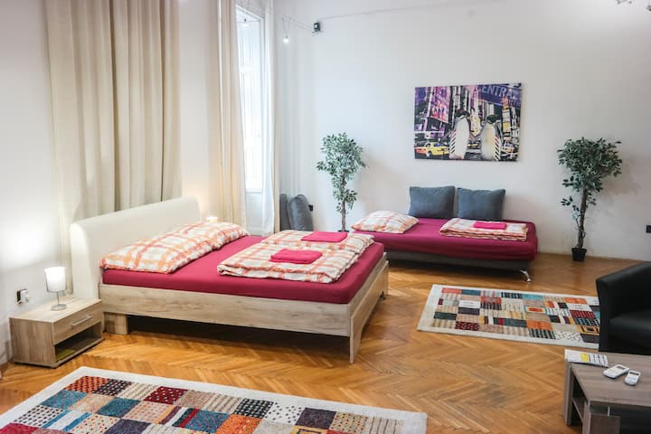 Gigantic Modern Apartment For +10 @ The Basilica! - ブダペスト