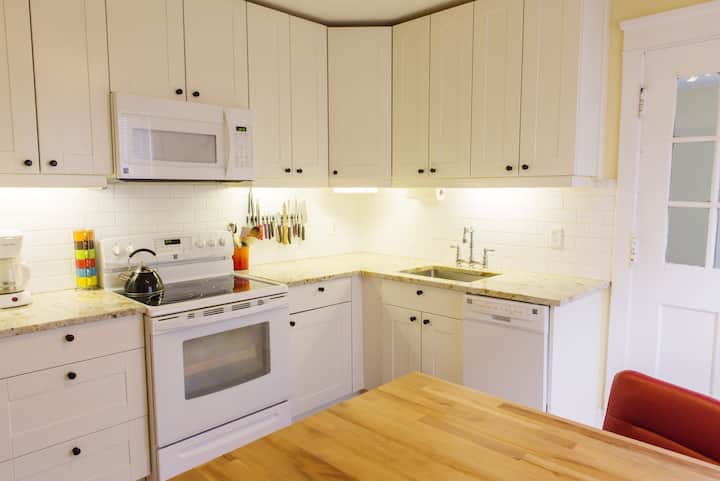 Historic Hydrostone Flat - Halifax