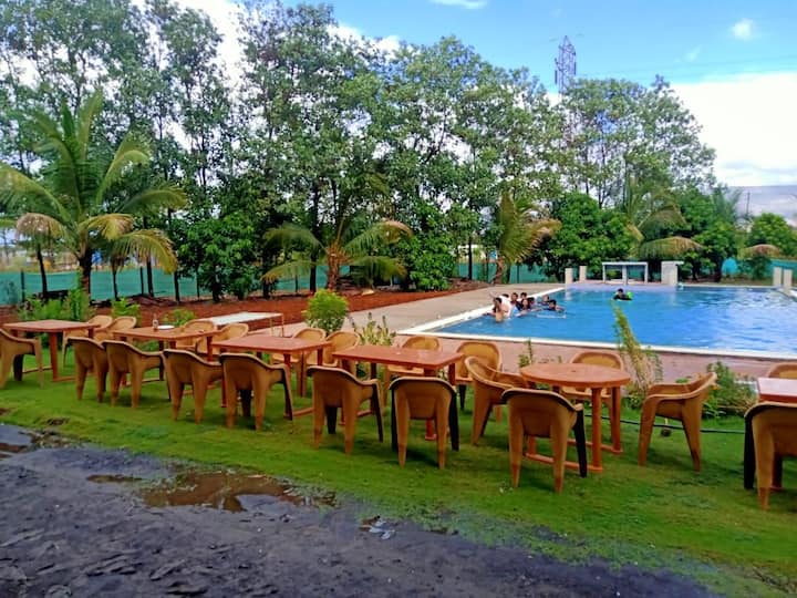 Farmstay With Pool - Karjat
