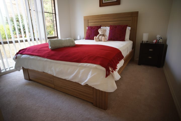 Sivana Bliss- 1 Or 2 Rooms Available In Our Home - Port Macquarie