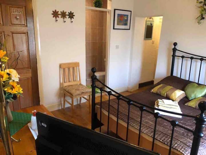 Spacious Double En Suite With Private Entrance - Achill Island