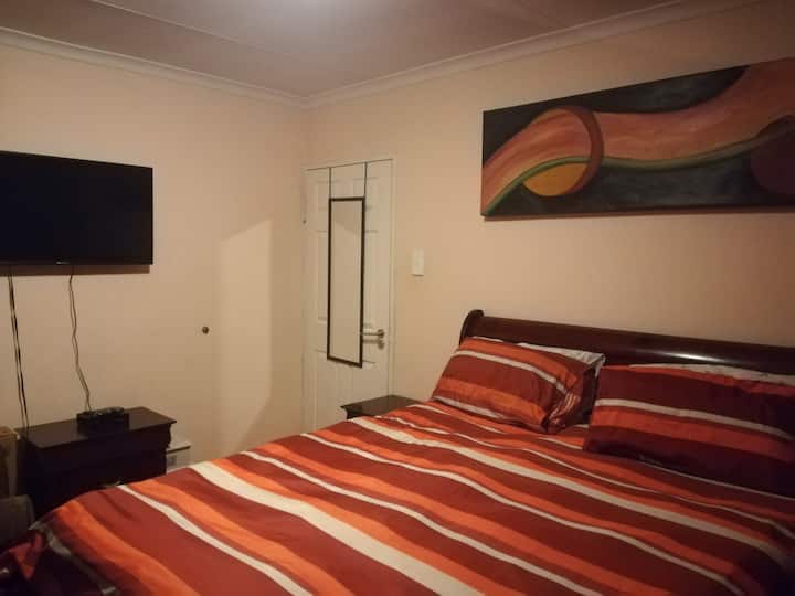 Spacious Private Apartment - Katlehong