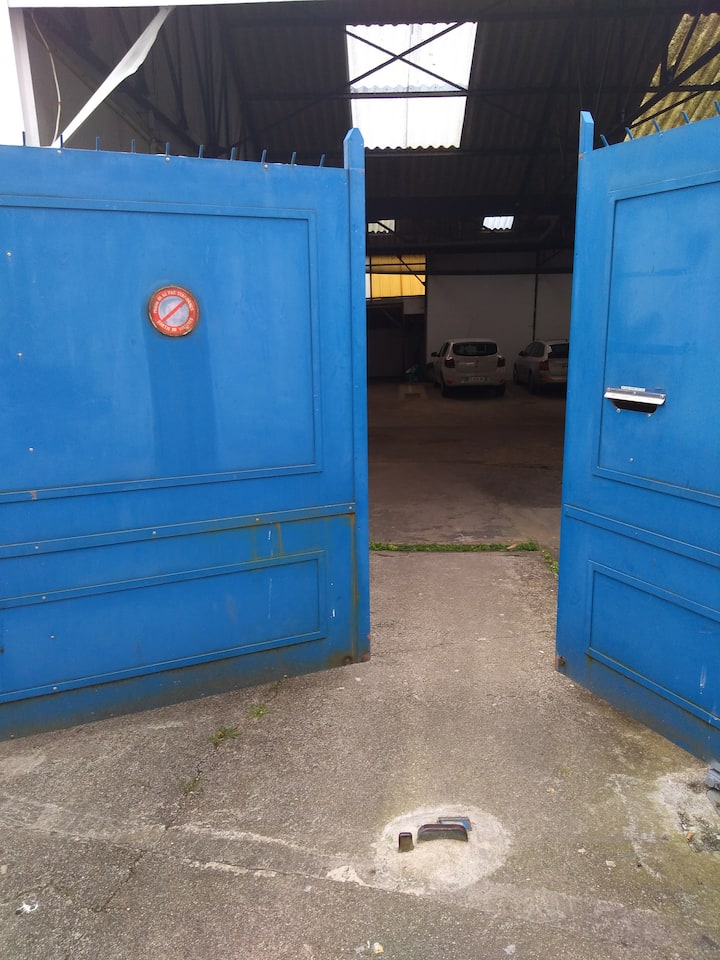 Appart Cv Avec Parking Fermé Au Calme Ds Cour - Concarneau