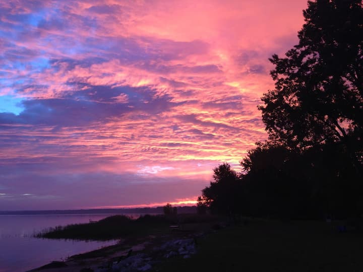 Private Safe Clean Waterfront Cottage On Green Bay - Green Bay, WI