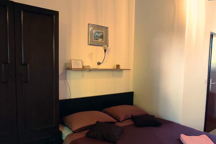 Mara “6” Room For 2 Near Beach, Parking, Wi-fi, Ac - Poreč