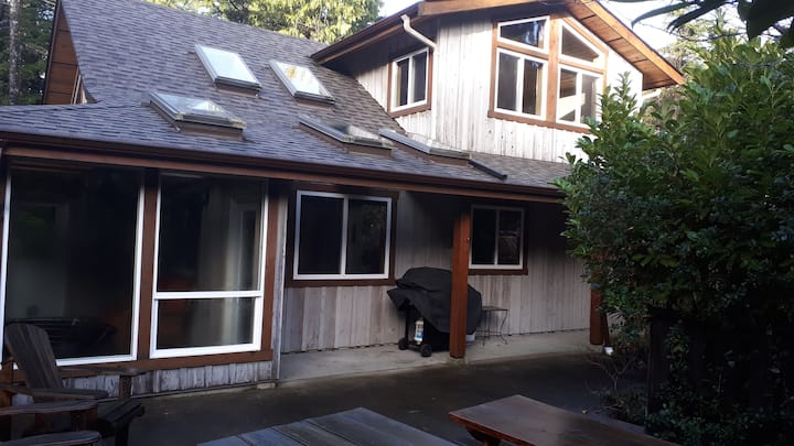 Cox Bay Cabin (Across From Cox Bay With Hot Tub) - Tofino