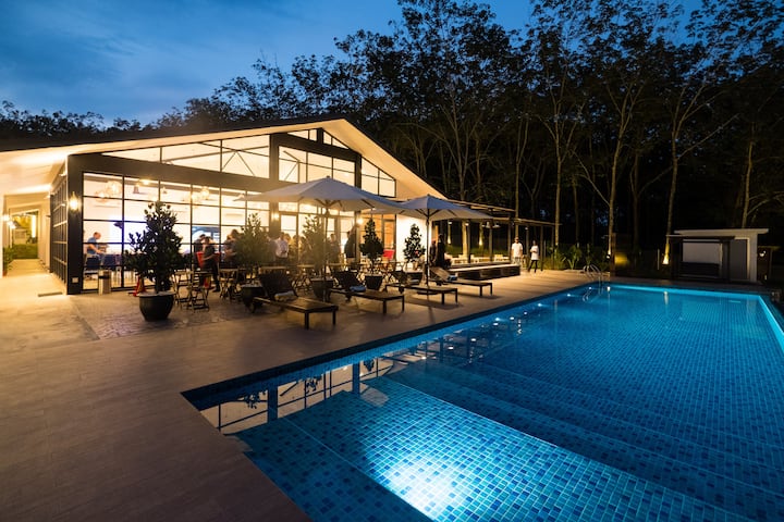 The Rubber Escape, Melaka - Masjid Tanah