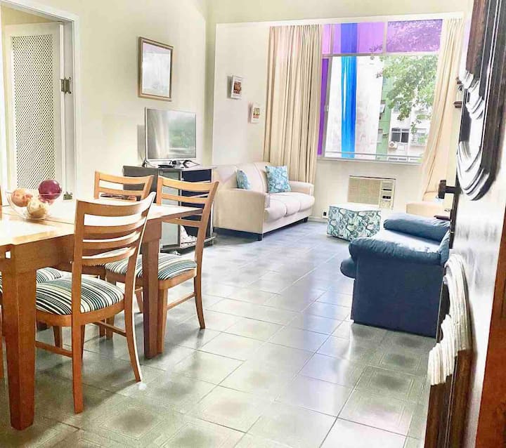 Apartamento Em Copacabana Próximo à Praia - Rio de Janeiro