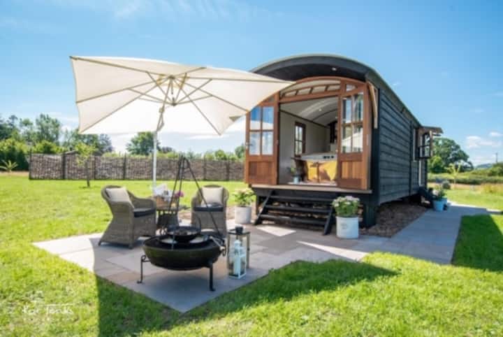 Dafad Du-black Mountain Bespoke Breaks-twin Bath! - Hay-on-Wye