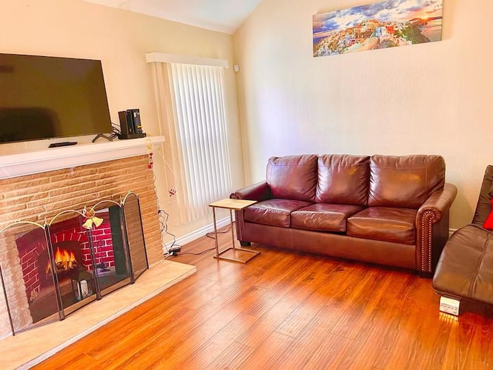 Whole 4 Bedroom House Avail. To Rent - 가데나