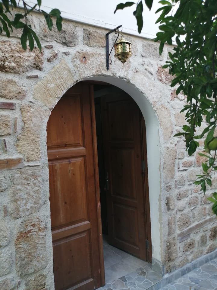 Hi̇stori̇cal Apart Wi̇th Garden - Adalia