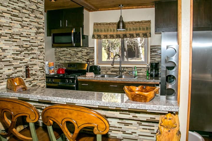 Walk To Summit Resort Bike Park! Jacuzzi +Pets! - Big Bear Lake, CA