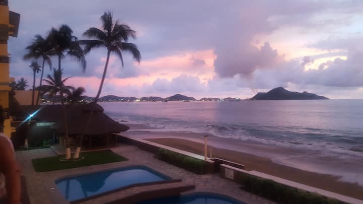 Manzanillo Departamento Frente Al Mar, 2do. Nivel - Manzanillo