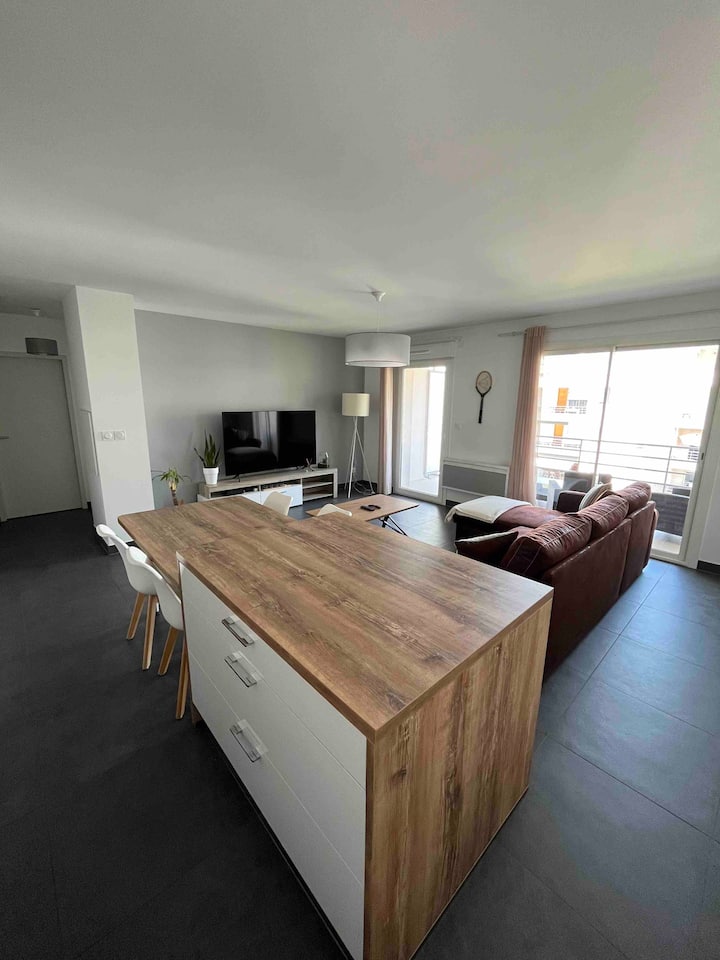 Le 403 - Appartement T2 Avec Balcon - ibis Styles Albertville