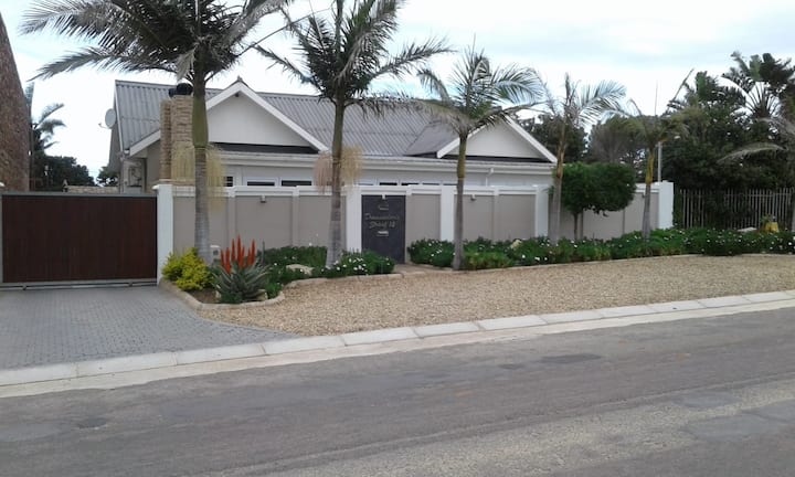 Private Unit Close To Beach And Town Center - Jeffreys Bay