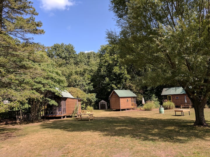 Michigan Wine Trail Cabins - Up To 28 People! - New Buffalo, MI