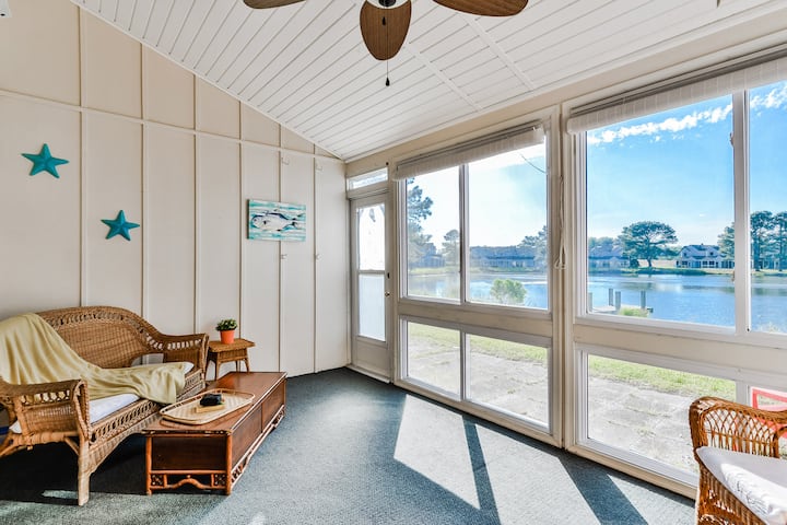 Waterfront Home Minutes To Beach & Steps To Pool. - Fenwick Island State Park, Fenwick Island