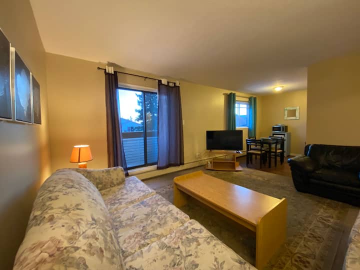 201 -2 Bedroom Free Parking - Grande Prairie