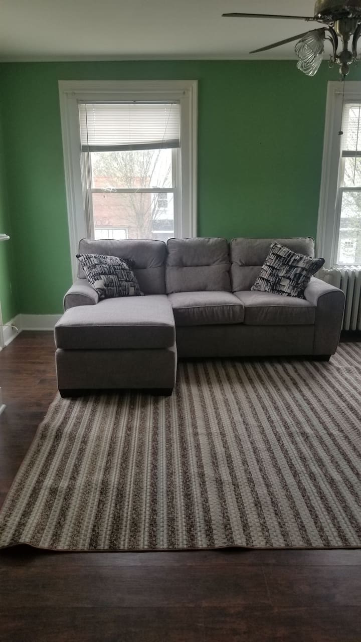 Lovely 1 Bedroom Unit In Glens Falls - Glens Falls, NY