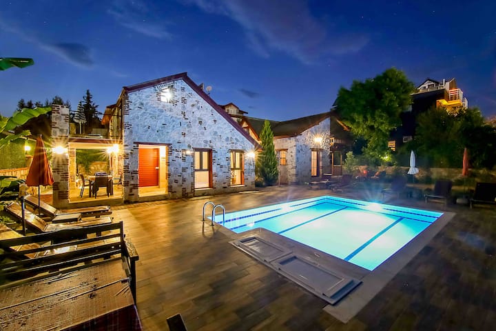 Mustakil Bungalow 2
Fethiye ÖLüdeniz Hisaronu - Ölüdeniz