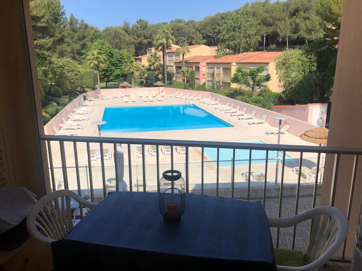 La Bombonera: Studio Dans Residence Avec Piscine - Bandol