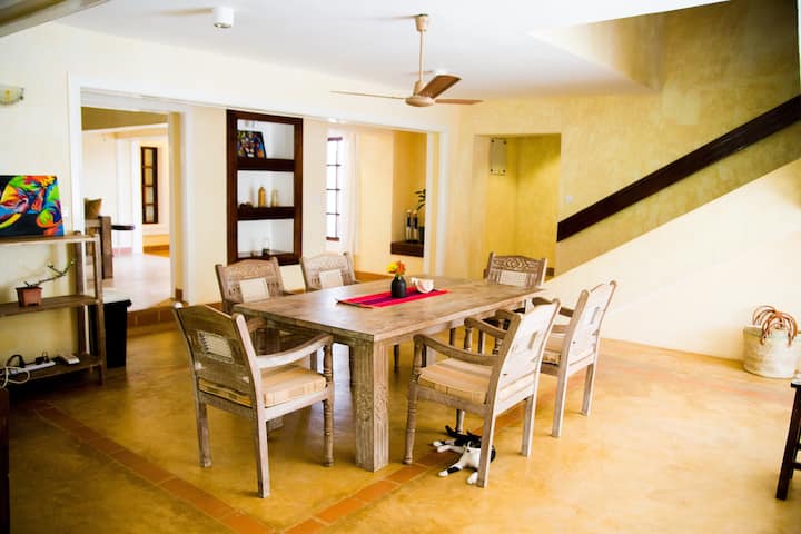 Footprints House - Cosy 4 Bed Ensuite Family Room - Diani Beach