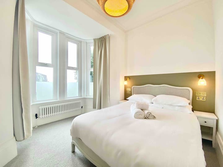 Bayview 1 - Seaview Ground Floor Apartment - Falmouth