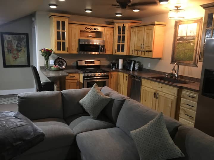 Pioneer “Peek” Loft - Palmer, AK