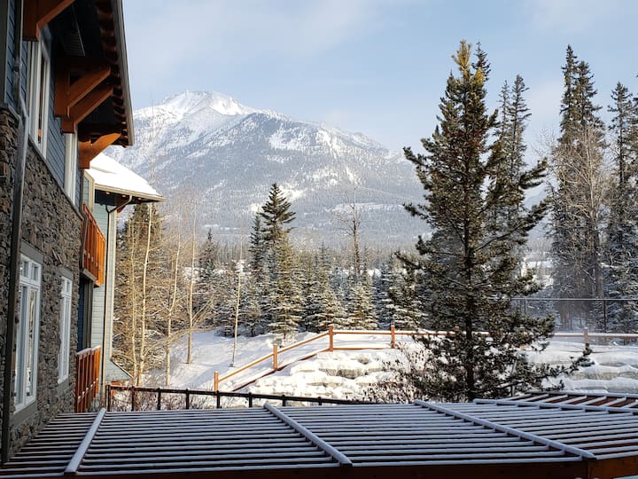 Your Perfect Getaway In The Canadian Rockies - Canmore