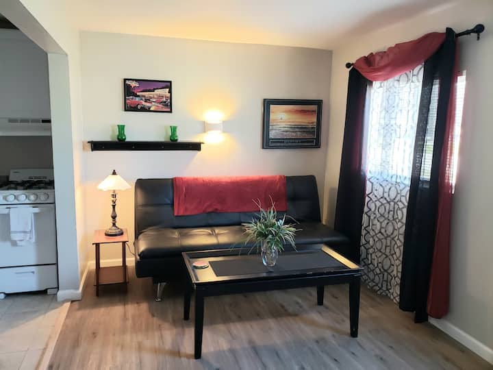 Seamless Stay - Flint, MI