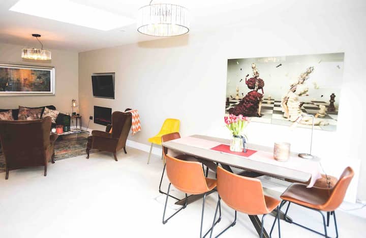 Charming 4-bed Townhouse Central To Killarney Town - Killarney