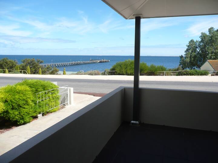 Jetty Views - Port Victoria