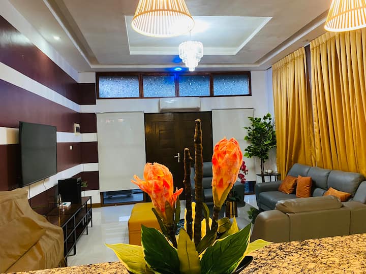 Cheerful Modern 4 Bedrooms Villa W/ Terrace Pool - Lapu-Lapu