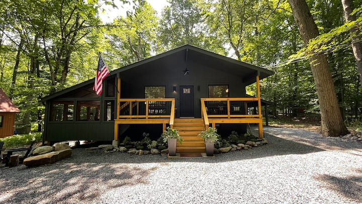 *Lake*swim*a/c*bbq*hot Tub*w/d* Heart Of Poconos - Arrowhead Lake, PA