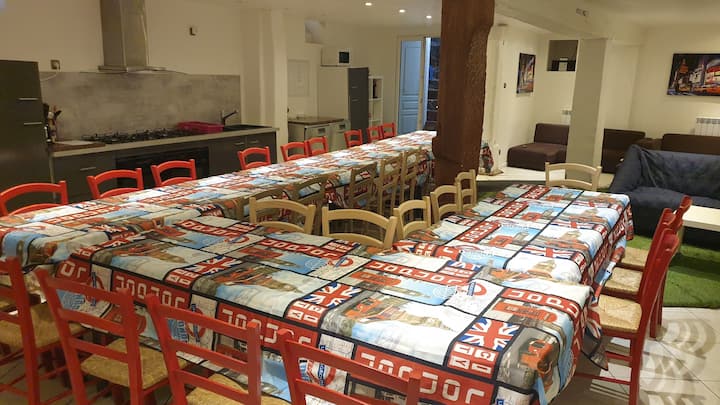 Immeuble
12 Chambres
(10 Grands Lit Et 5 Petits) - Colmar